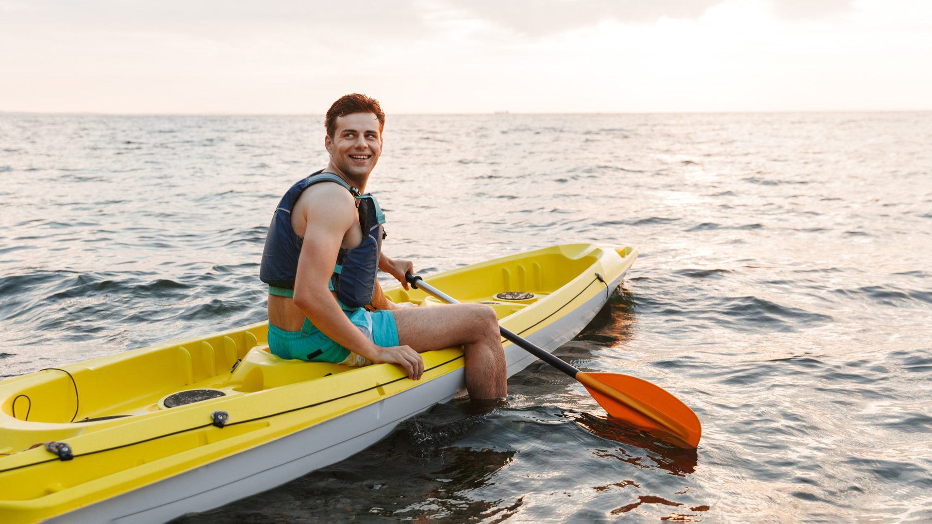 Sit-On-Top Kayak or Sit-In Kayak Which boat Is Better? - Gentlegliders